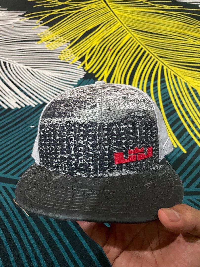 Nike Lebron James King Crown Snapback, Men's Fashion, Watches ...