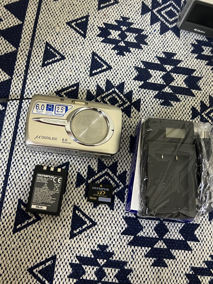 olympus u600 ccd digital camera, Photography, Cameras on Carousell