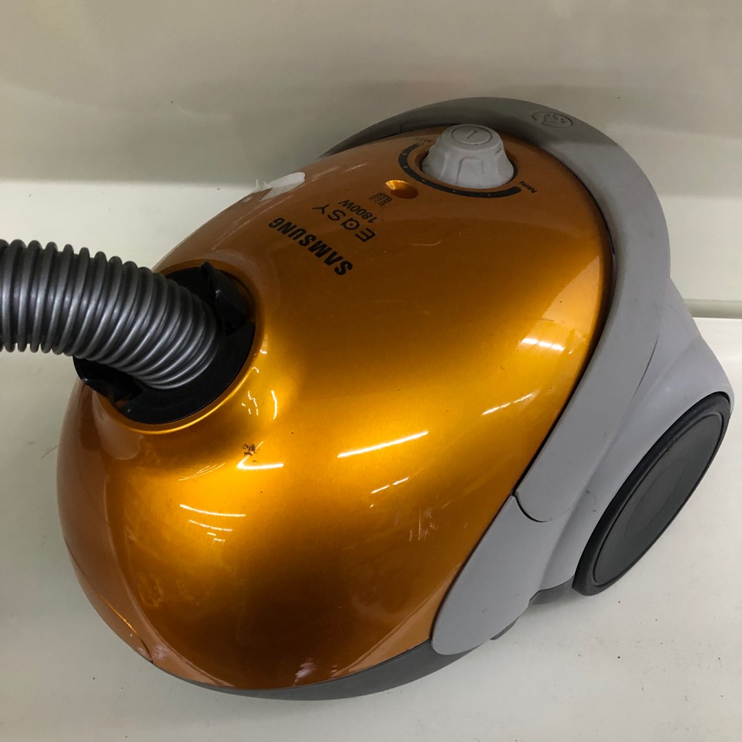 SAMSUNG EASY VACUUM CLEANER 1800W, TV & Home Appliances, Vacuum Cleaner ...