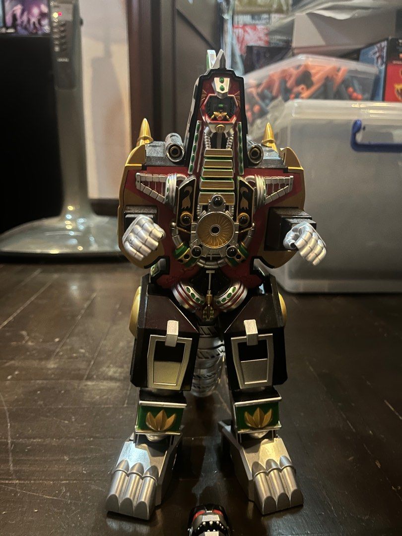 Super7 Super Cyborg Dragonzord with removable cockpit and engine view ...