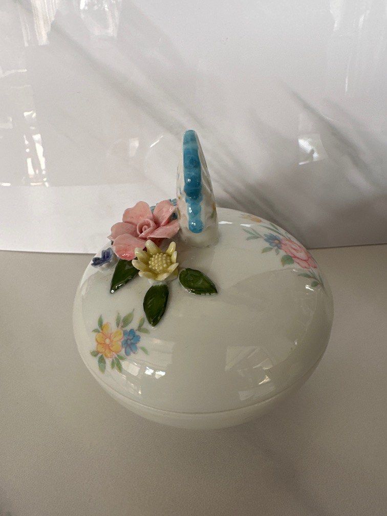 Wadah Keramik bunga antik, Antik, Pajangan di Carousell