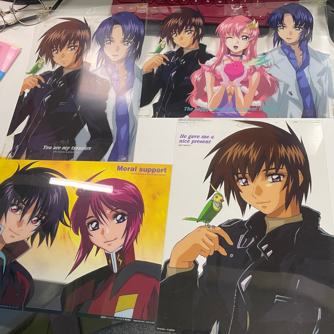 一套四張 絕版Gundam Seed A4 畫卡, 興趣及遊戲, 書本 & 文具, 漫畫 - Carousell