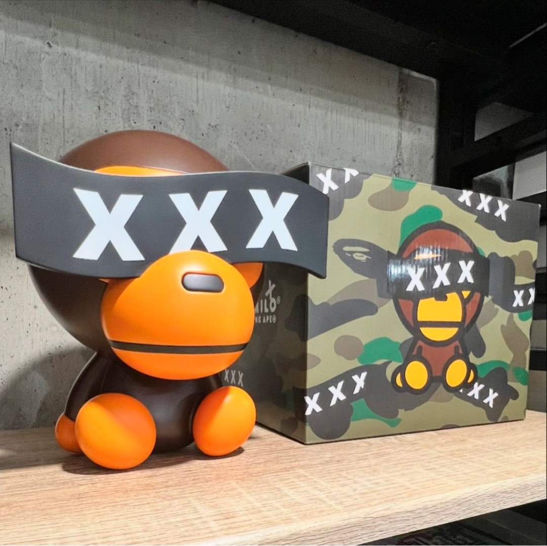 BAPE X GOD SELECTION XXX BABY MILO FIGURE, Hobbies & Toys, Toys & Games ...