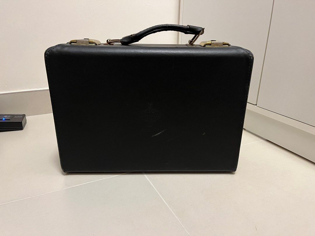Buffet R13 Clarinet case, clarinet carrier, 單簧管盒，單簧管,降B調, 興趣及遊戲, 音樂、樂器 ...