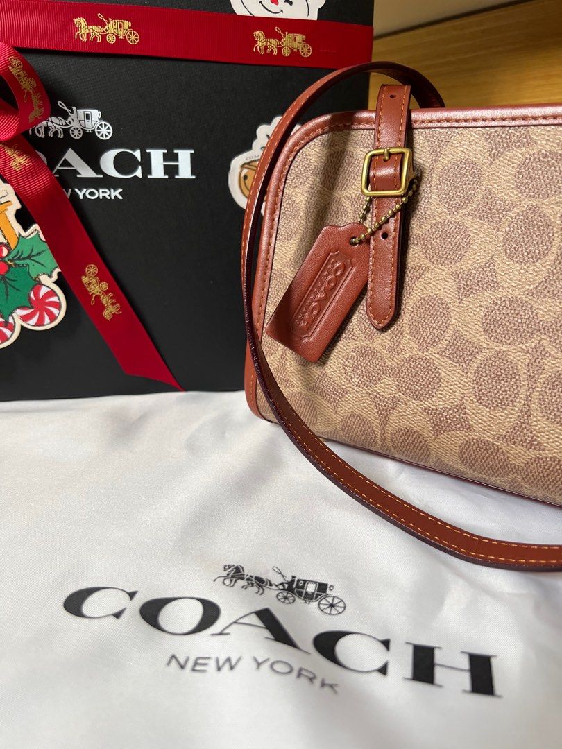 Coach swing zip classic, Luxury, Bags & Wallets on Carousell