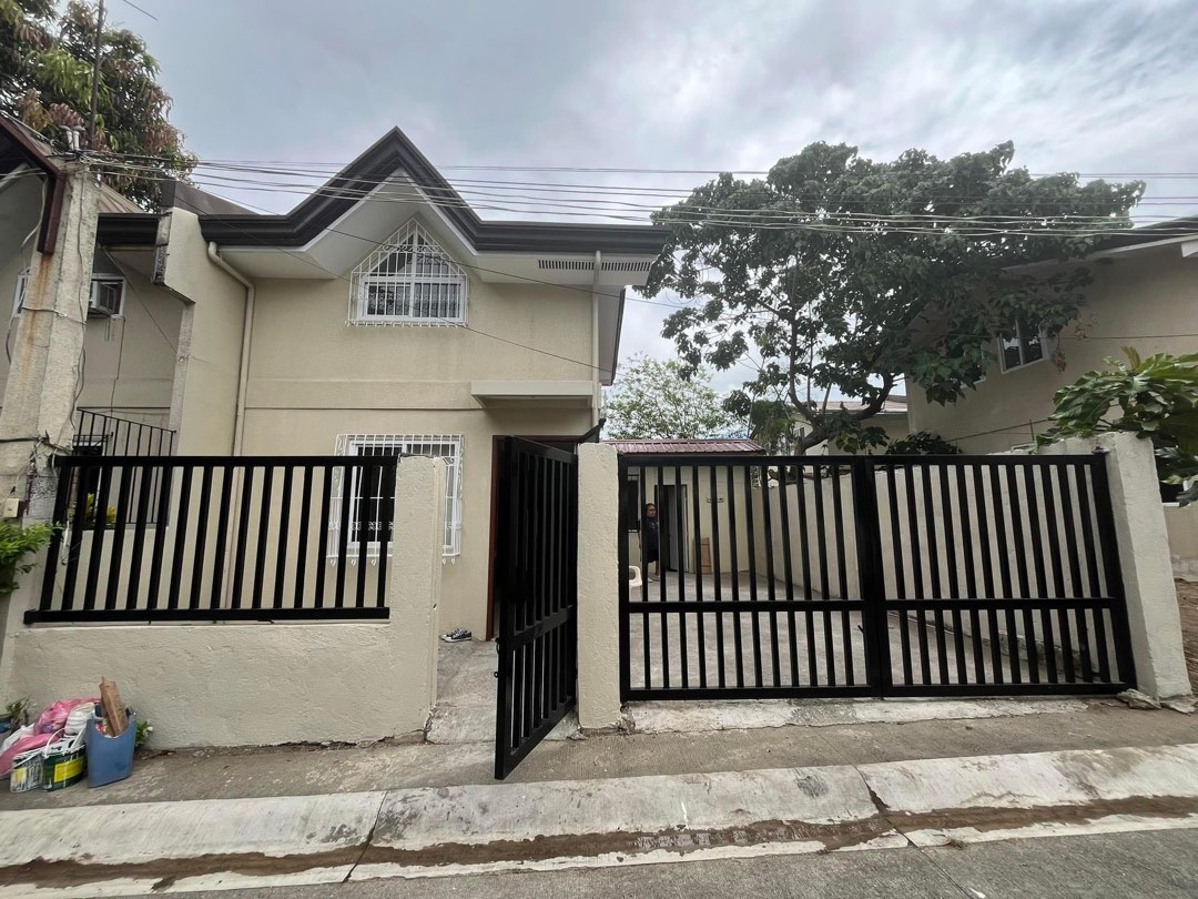 House and Lot For Sale Block 5, Lots 17 and 18, Little Rock Street ...