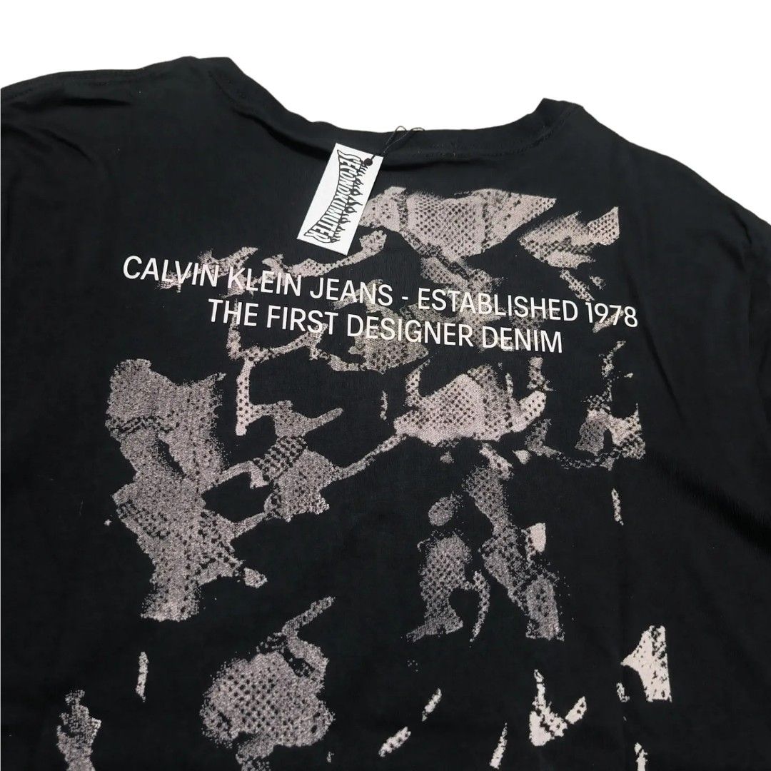 Kaos calvin klein jeans original art back hit the first designer denim ...