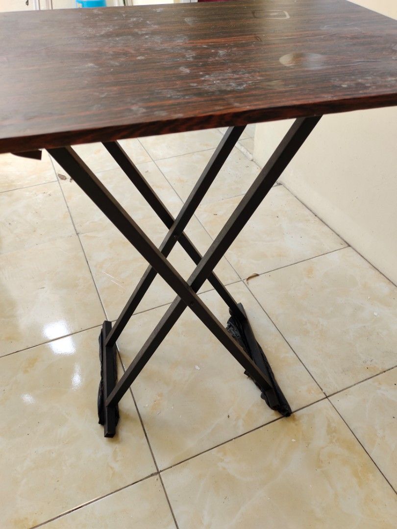 Meja Lipat / meja portable lepas pasang motif kayu, Perabotan Rumah di ...