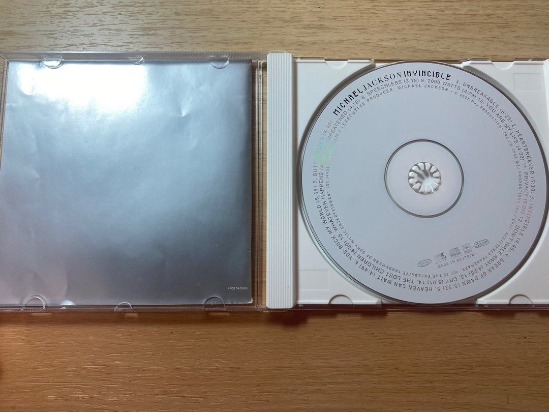 Michael Jackson - Invisible (CD), 興趣及遊戲, 音樂、樂器 & 配件, 音樂與媒體 - CD 及 DVD ...