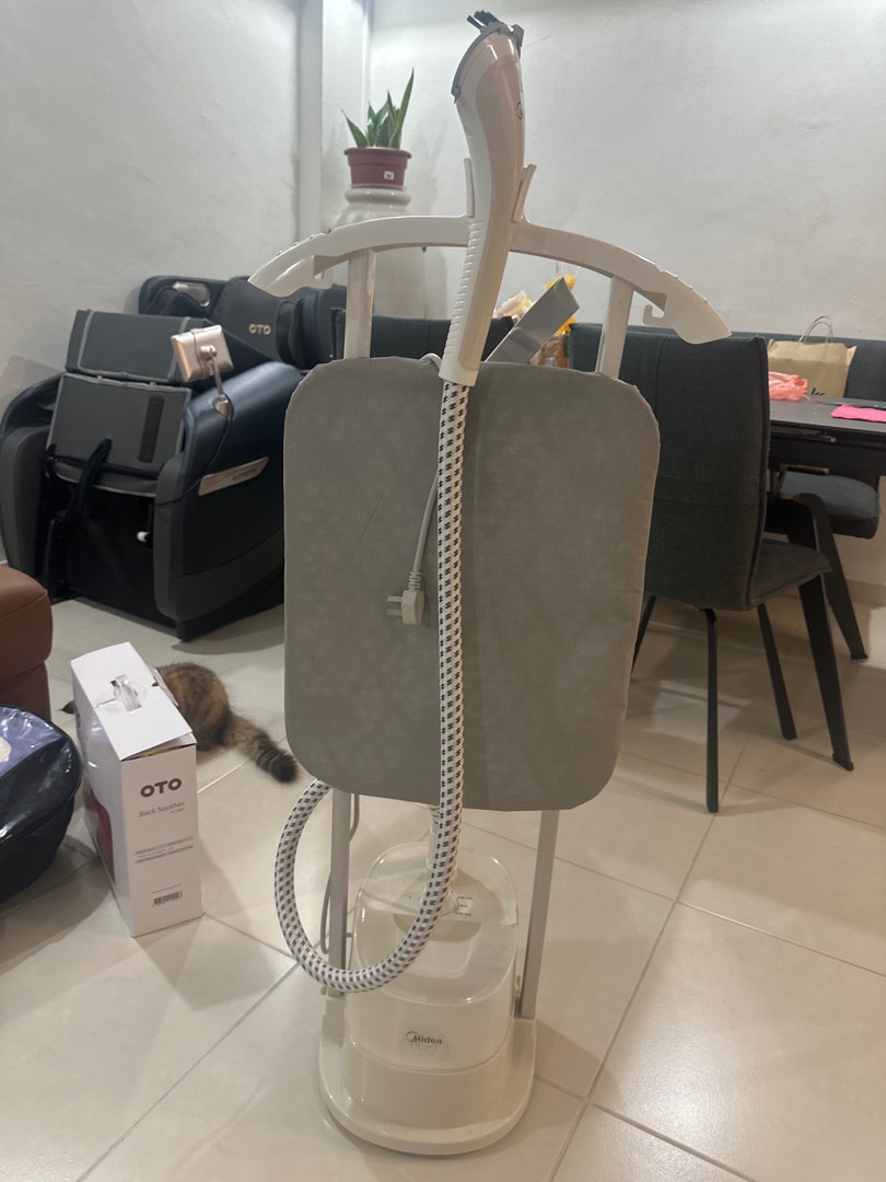 Midea Garment Streamer, TV & Home Appliances, Irons & Steamers on Carousell