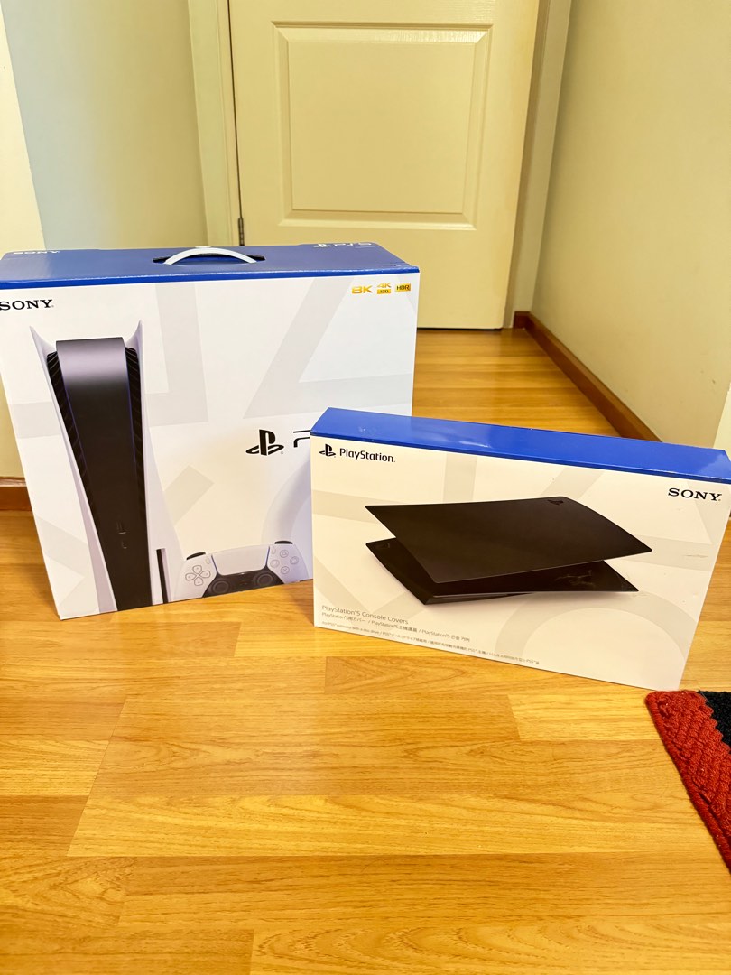 PlayStation 5 PS5 disc version with midnight black console cover, Video ...