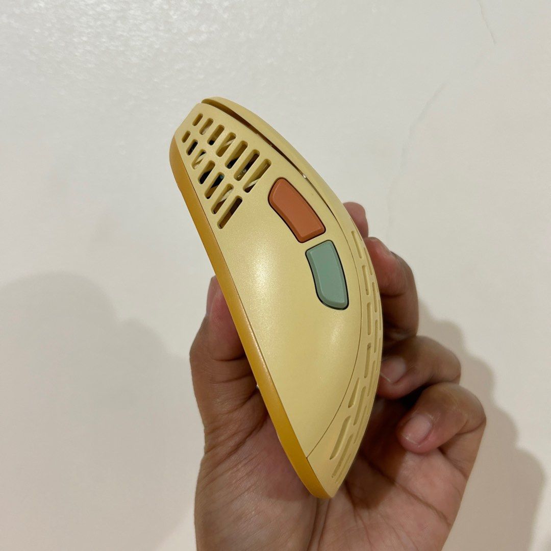 Pulsar Xlite V2 Mini Retro Edition Ultralight Ergonomic Wireless Gaming ...