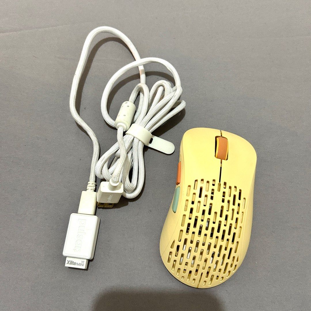 Pulsar Xlite V2 Mini Retro Edition Ultralight Ergonomic Wireless Gaming ...