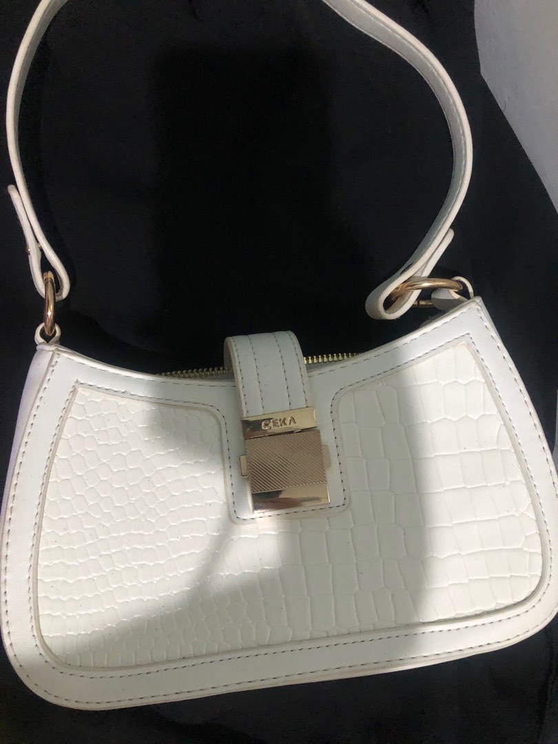 Shoulder bag tas putih ceka, Fesyen Wanita, Tas & Dompet di Carousell