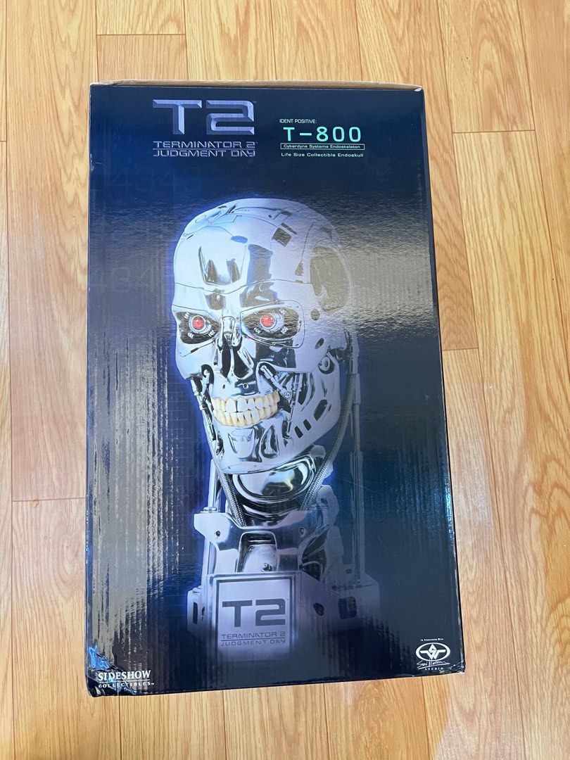 模型 SIDESHOW 魔鬼終結者T2 T-800 1:1 頭像, 書籍、休閒與玩具, 玩具、公仔、桌遊在旋轉拍賣