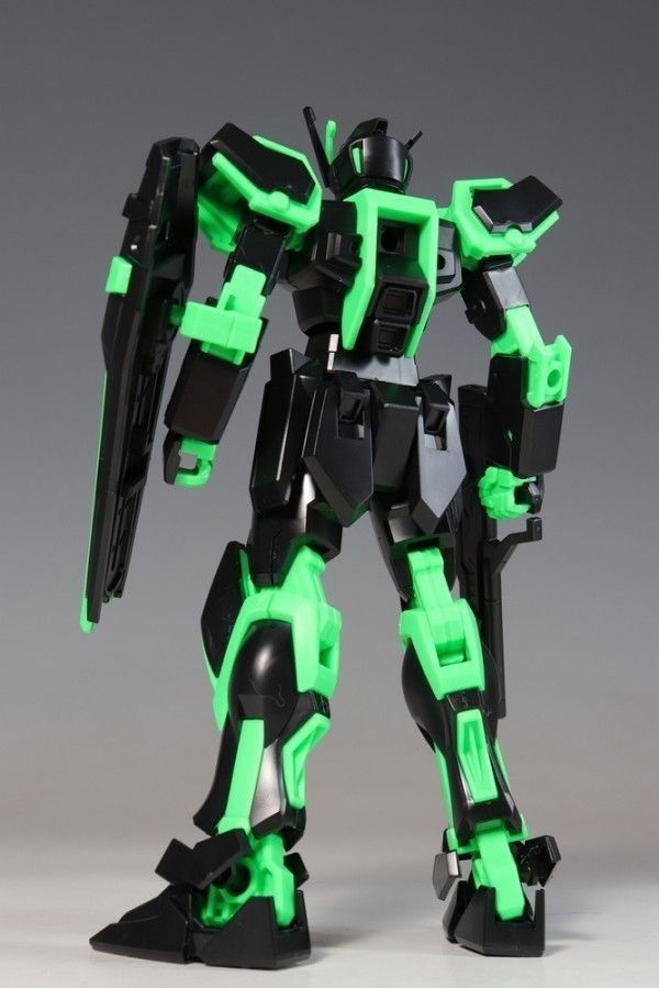 Strike Gundam Neon green color Entry grade Model kit gunpla Mobile suit ...