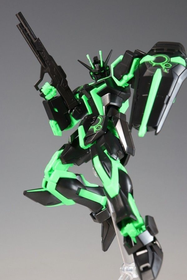 Strike Gundam Neon green color Entry grade Model kit gunpla Mobile suit ...