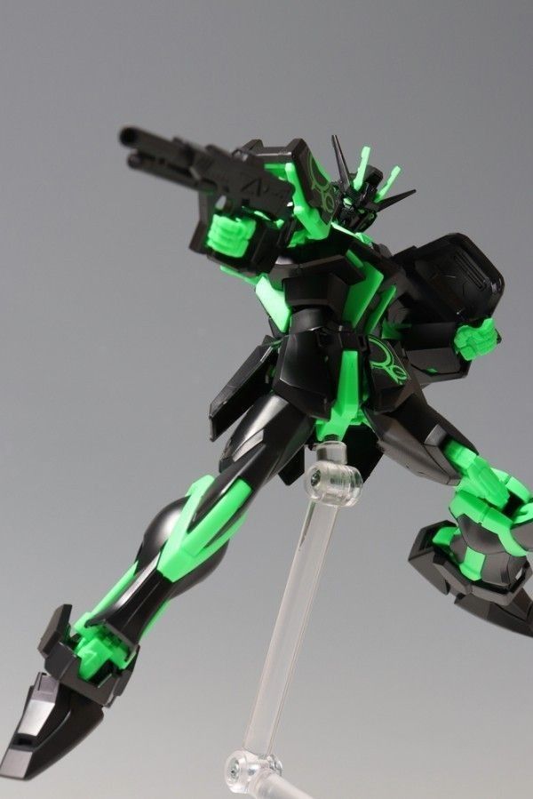 Strike Gundam Neon green color Entry grade Model kit gunpla Mobile suit ...