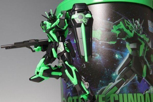 Strike Gundam Neon green color Entry grade Model kit gunpla Mobile suit ...