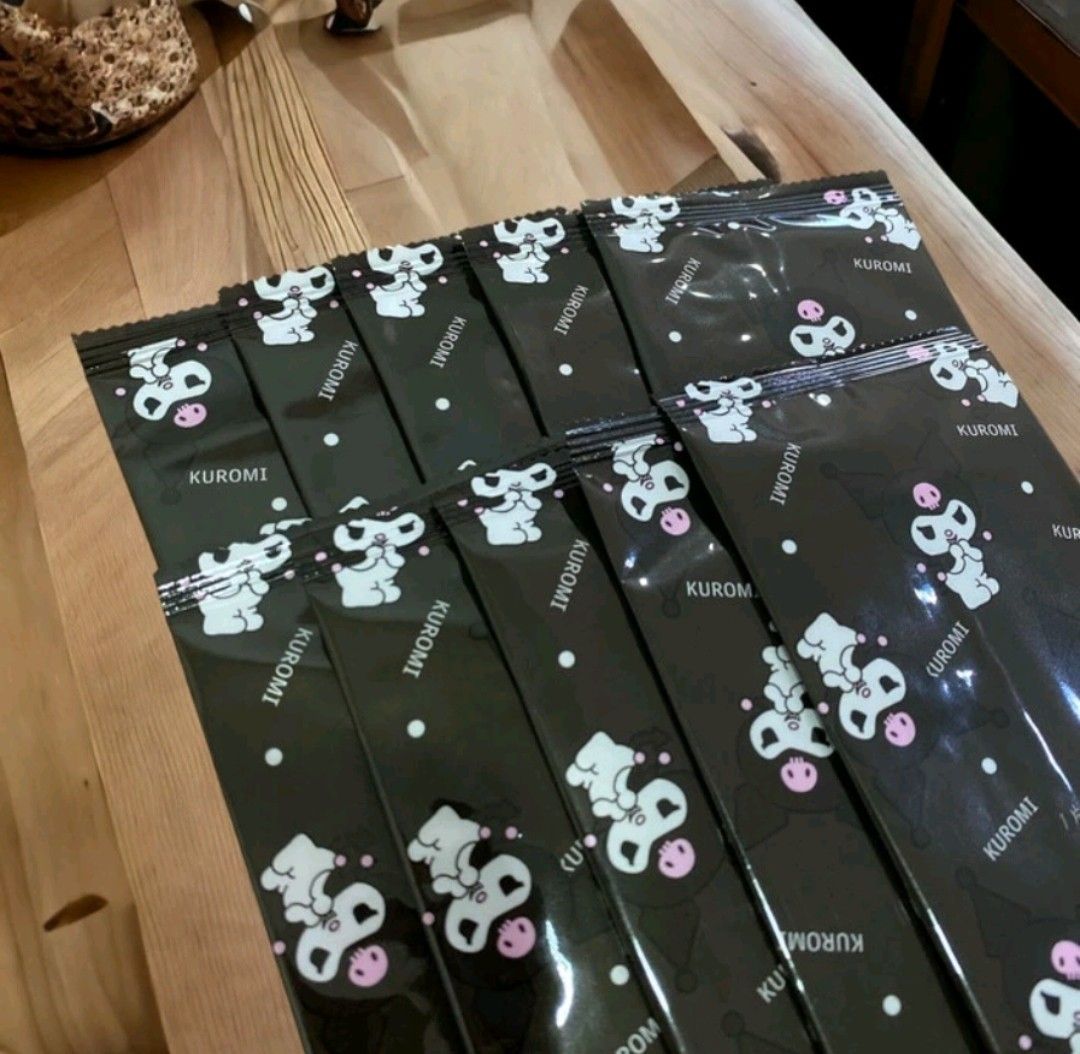 Tissue Basah Sachet Sanrio / Tissue Basah Travel / 1 Pak isi 10 Sachet ...