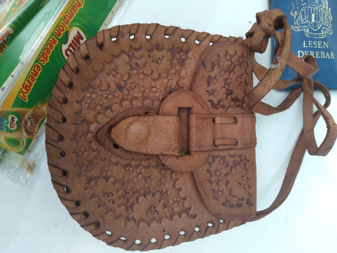 Vintage leather beg, Hobbies & Toys, Collectibles & Memorabilia ...