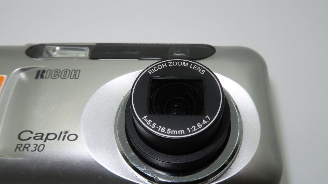 2002年 銀色理光Ricoh caplio RR30 相機 CCD數位相機 非常稀少 復古相機 老畫質 小紅書, 相機攝影, 相機在旋轉拍賣