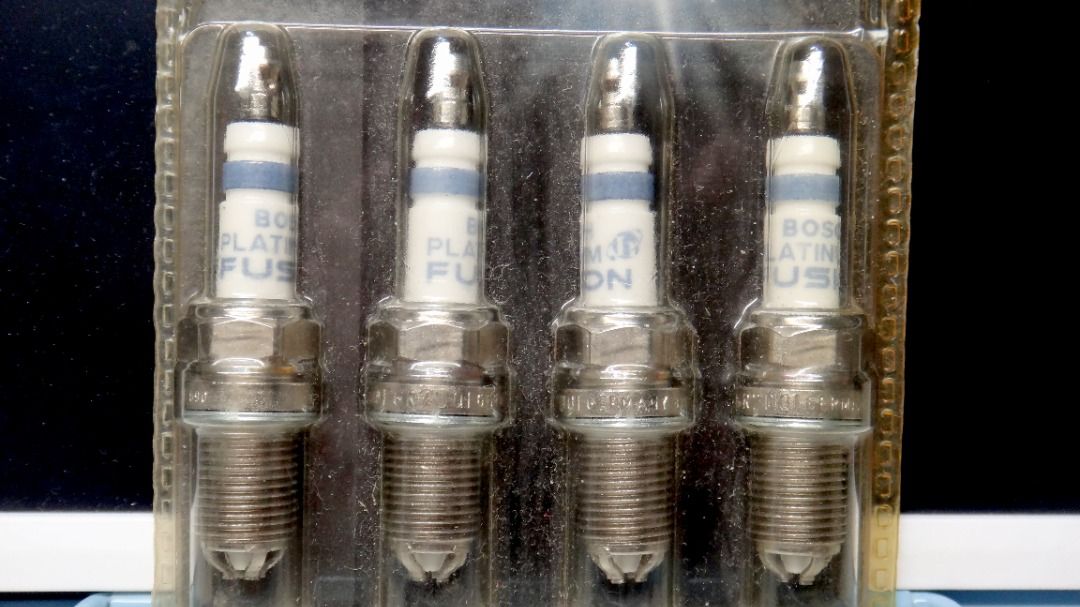 德國 F1-4 BOSCH火星塞 FGR7 (四顆只有一組) 全新, 汽機車零配件在旋轉拍賣