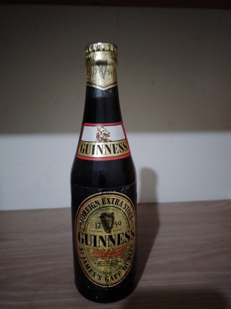 Botol bir Guinness Singapore antik, Antik, Pajangan di Carousell