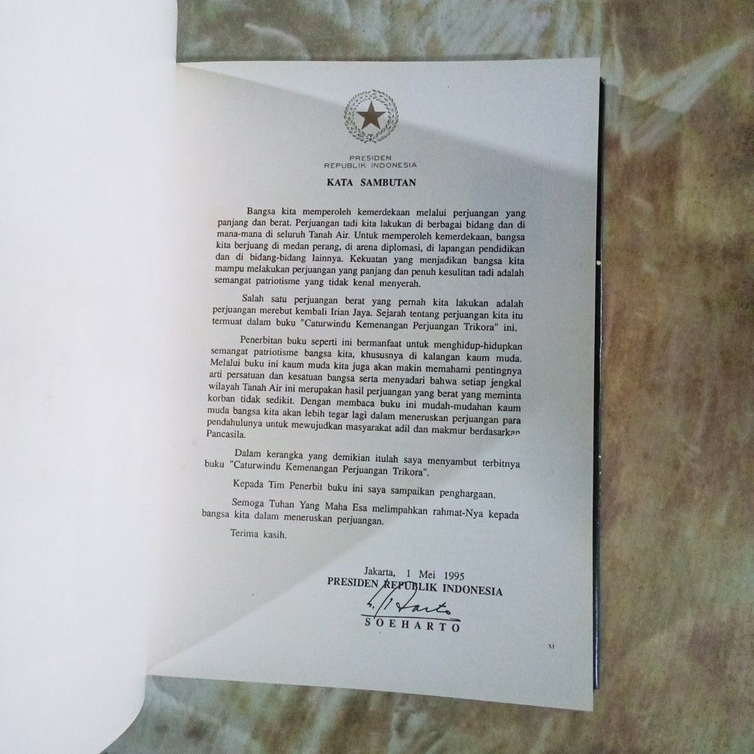 Buku Caturwindu Kemenangan Perjuangan TRIKORA by YBKKB-PIB | Buku ...