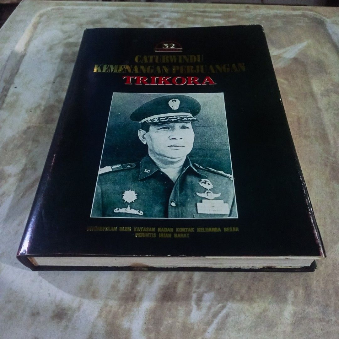 Buku Caturwindu Kemenangan Perjuangan TRIKORA by YBKKB-PIB | Buku ...