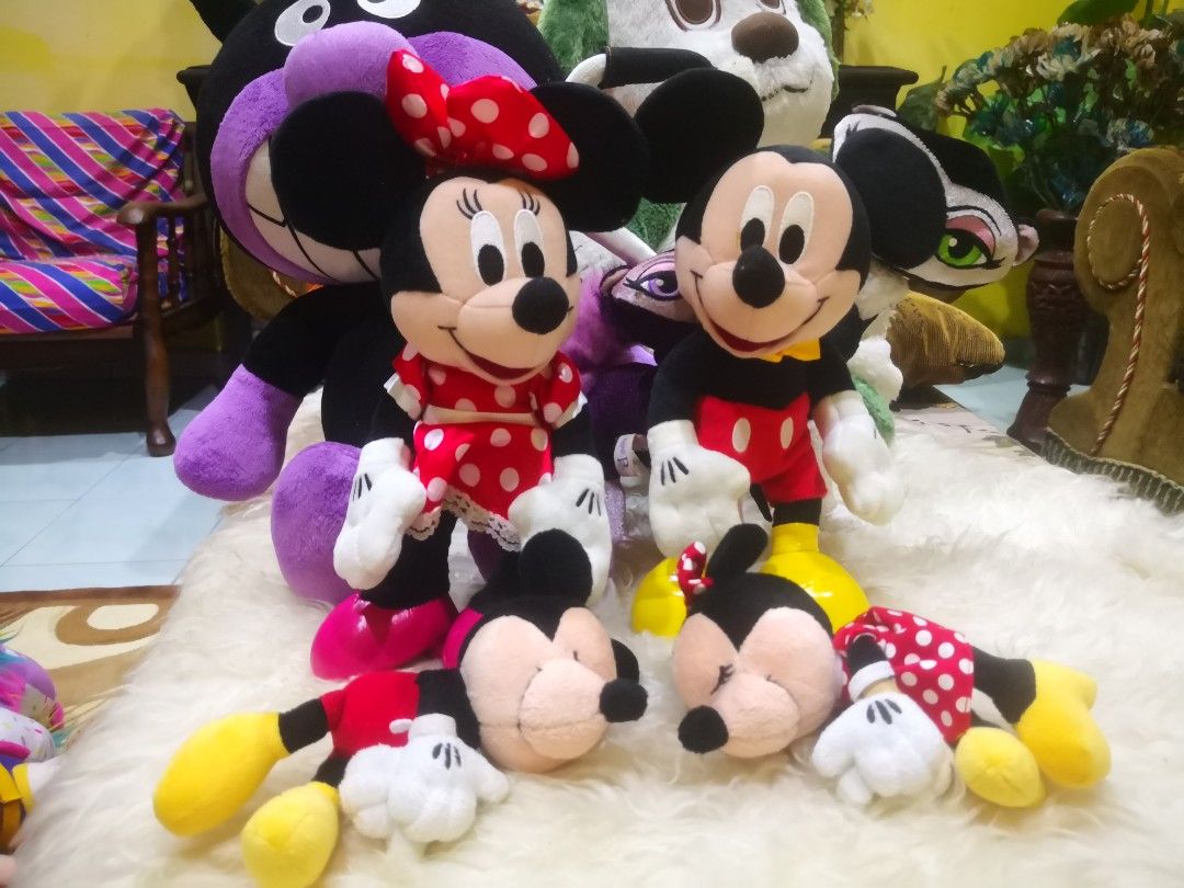 COMBO MICKEY & MINNIE MOUSE ( MICKEY& MINNIE SLEEPING HAND MAGNET ...