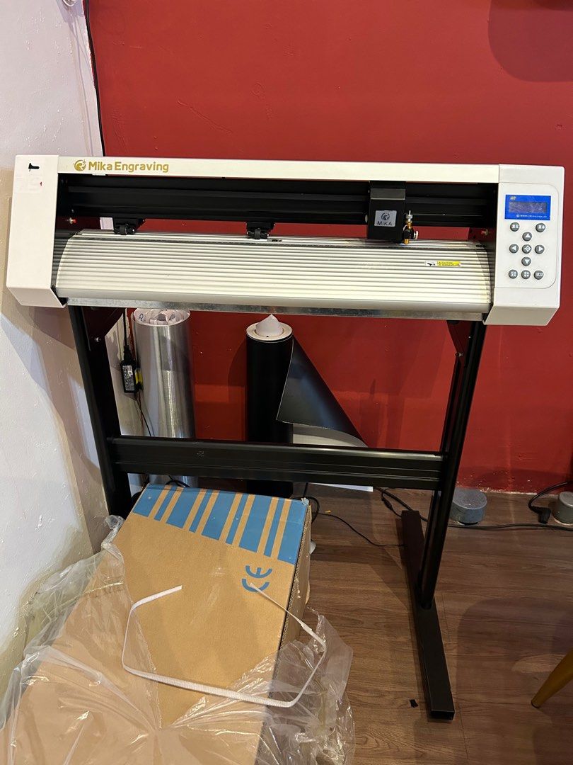 Cutting plotter machine on Carousell