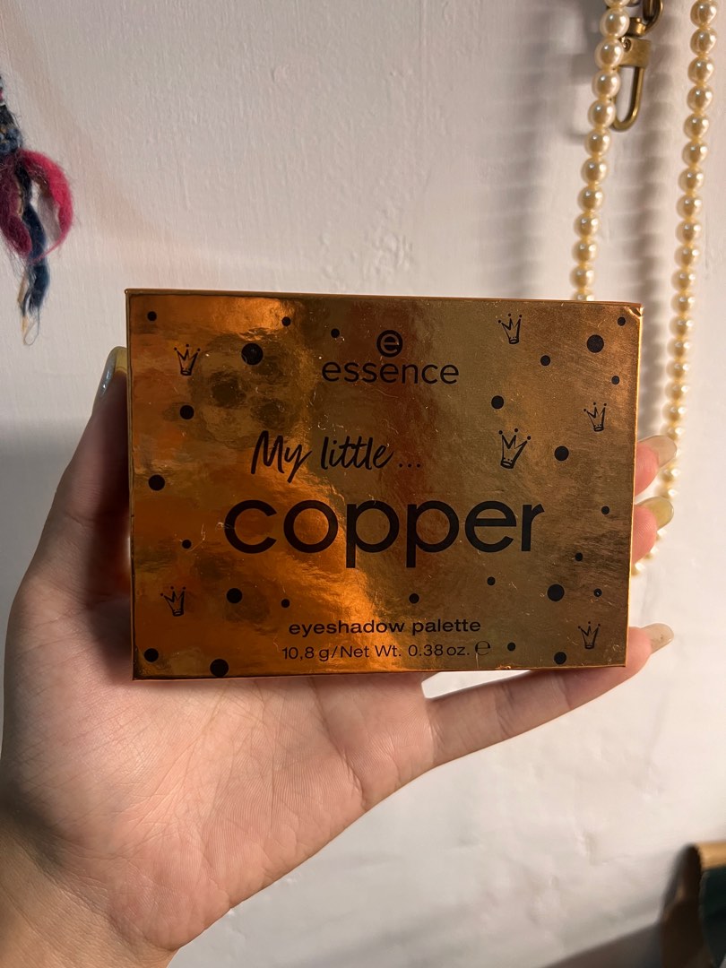 essence 眼影盤 my little copper, 香水、美妝、保養, 臉部彩妝、保養與清潔, 化妝品在旋轉拍賣