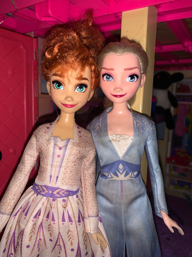 Frozen 2 dolls, Hobbies & Toys, Toys & Games on Carousell