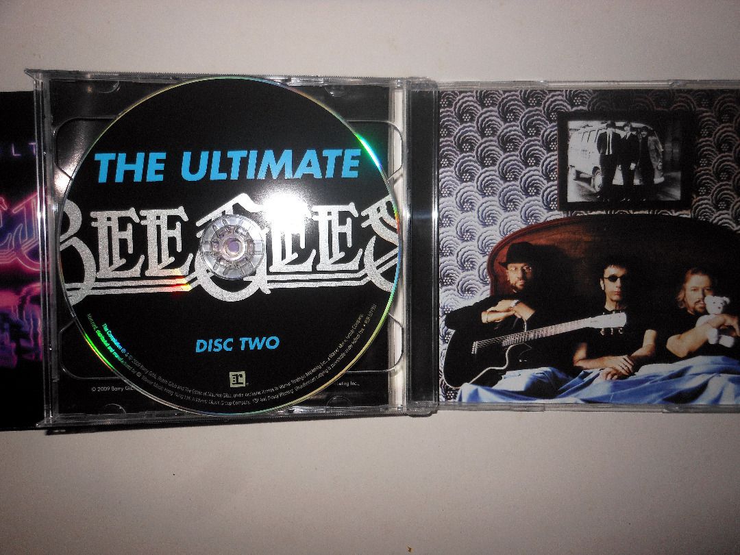 The Ultimate BEE GEES 2x CD BOX 精選歌曲, 專輯大碟(雙CD版)!, 興趣及遊戲, 音樂、樂器 & 配件 ...