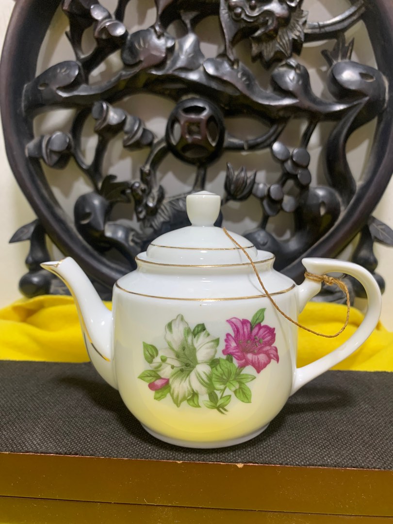 Vintage Bunga Kangkong Tea Pot, Hobbies & Toys, Collectibles ...