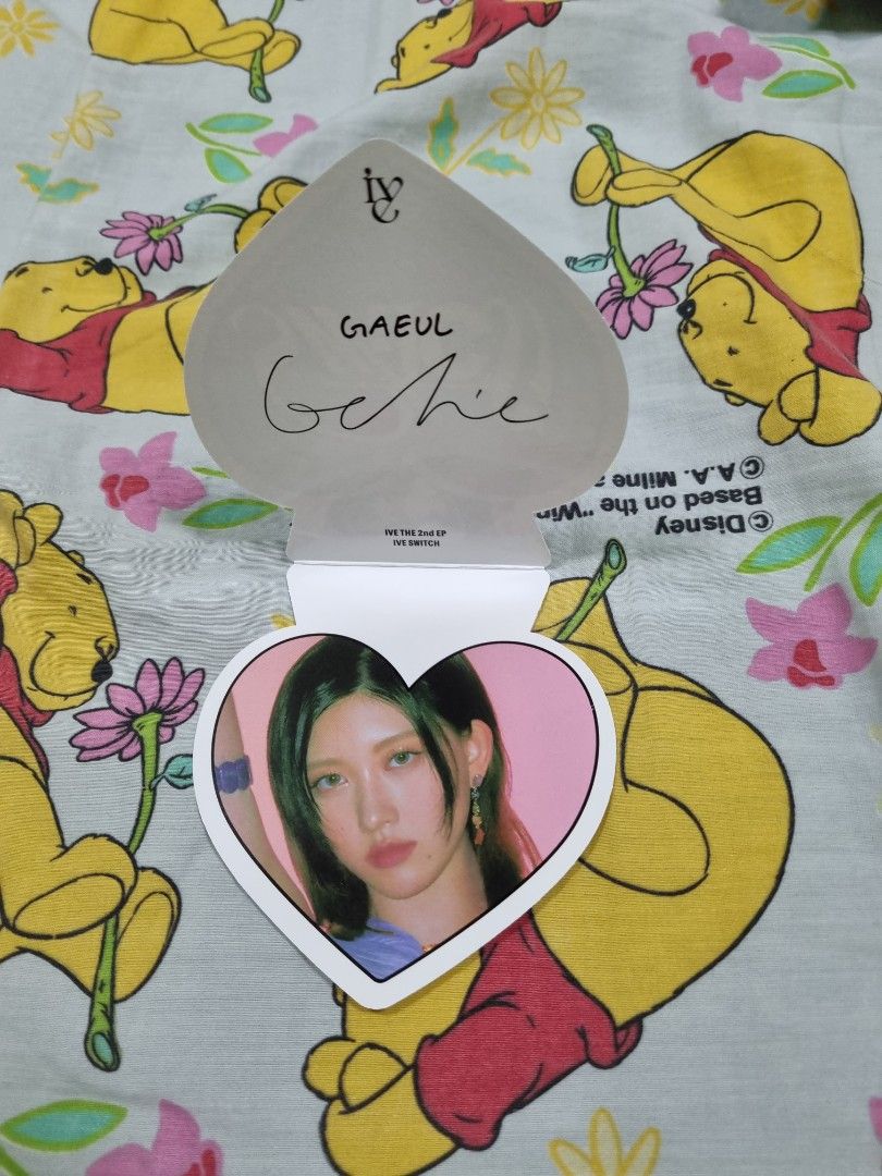 Wts Ive Switch (Heya) album black ver with all pcs + inserts, Hobbies & Toys, Memorabilia ...