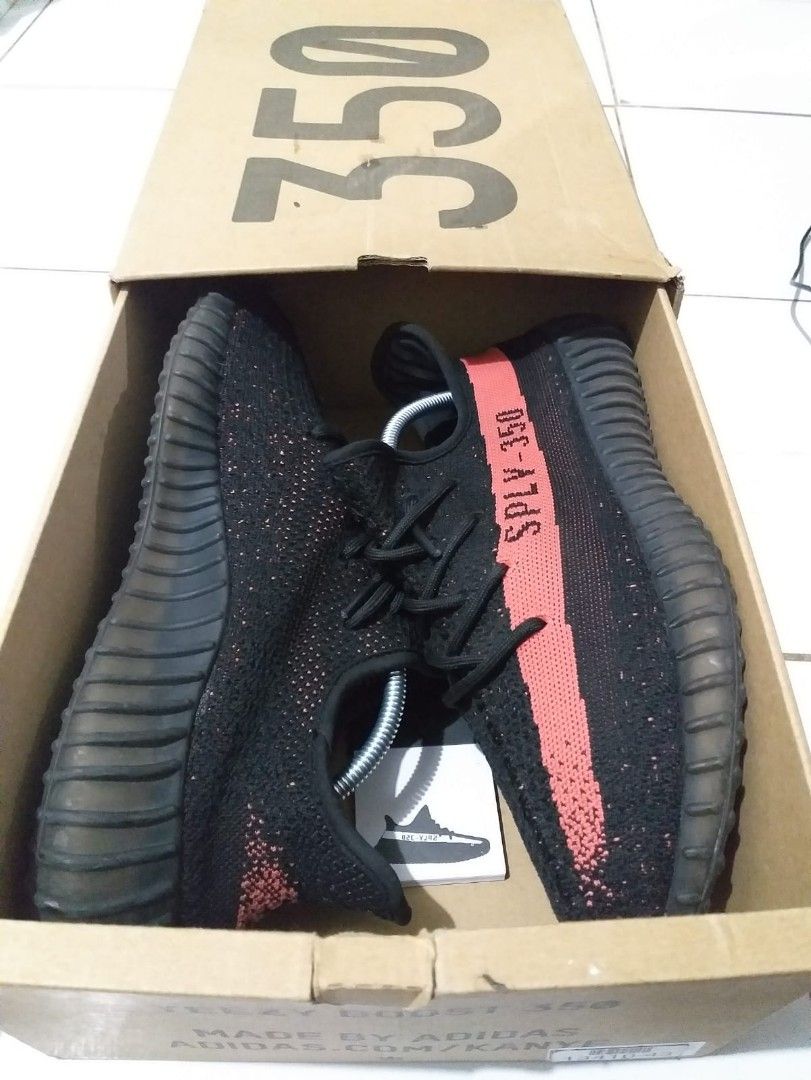 Adidas Yezzy 350 V2 Beluga, Fesyen Pria, Sepatu , Sneakers di Carousell