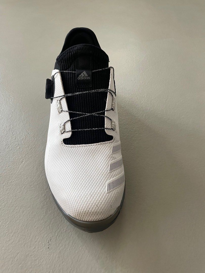 ADIDAS GOLD SHOES US9, Sports Equipment, Sports & Games, Golf on Carousell