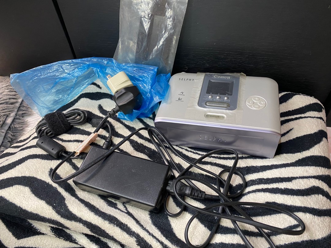 Canon selphy cp710 Photo printer almost new unused free delivery ...