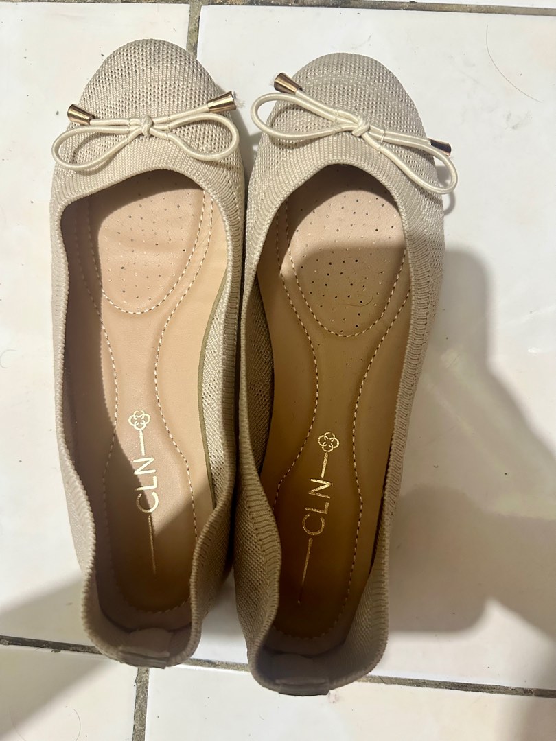 CLN, Women's Fashion, Footwear, Flats & Sandals on Carousell