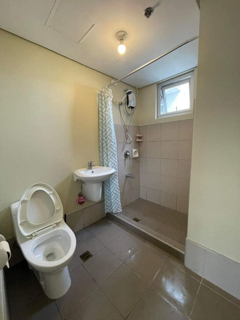 Income Generating unit in Avida Towers 34th Street 2 Bedroom Condo For ...