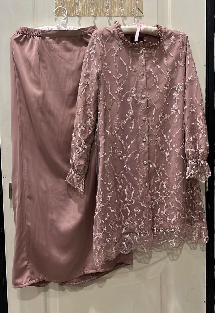 Kurung Kebaya Lace Indonesia, Women's Fashion, Muslimah Fashion, Baju ...