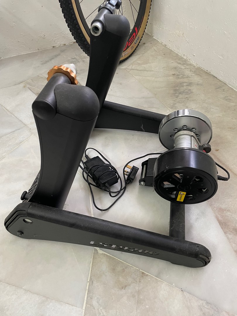 Minaura Kagura Smart Trainer, Sports Equipment, Bicycles & Parts ...