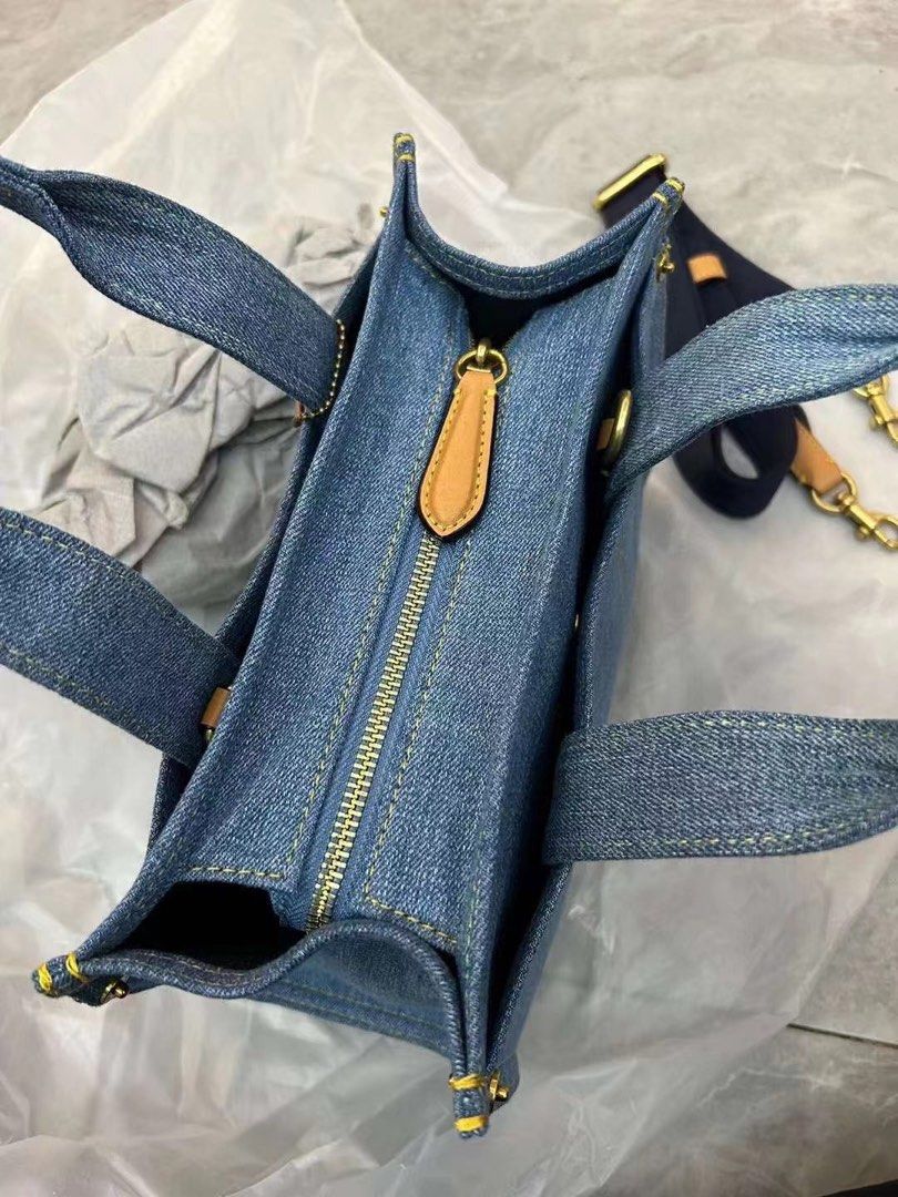 New Coach Denim Cargo Tote Bag, Luxury, Bags & Wallets on Carousell
