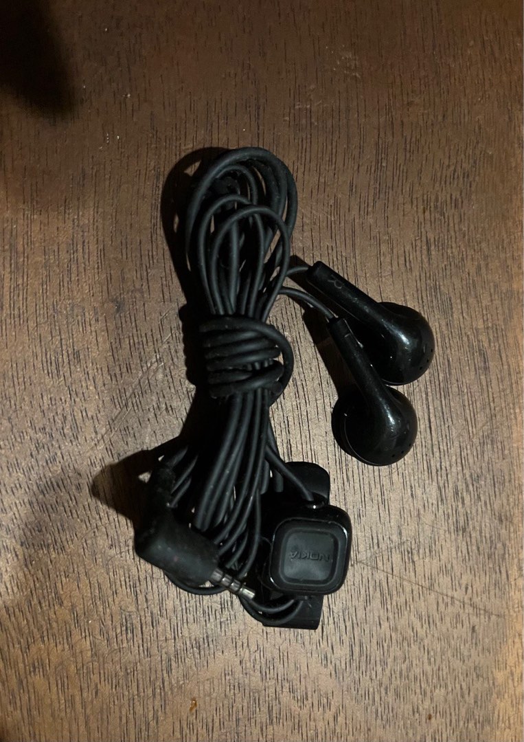 Nokia headset genuine 3.5mm jack black headphone, Audio, Earphones on ...