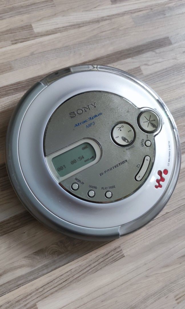 Sony CD Walkman Silver D-NE710 Music Audio Player Discman Compact Disc ...