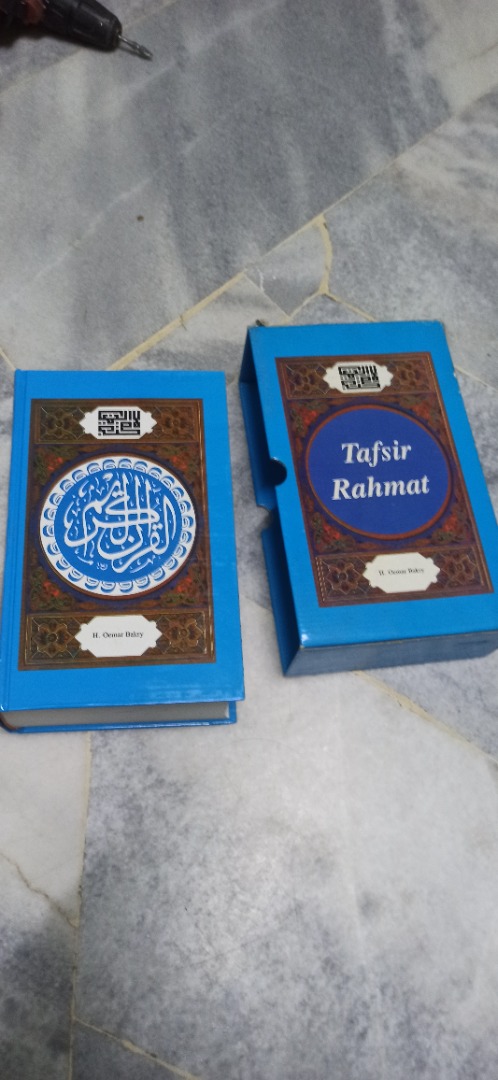 Tafsir Rahmat oleh H. Oemar Bakry, Hobbies & Toys, Books & Magazines ...