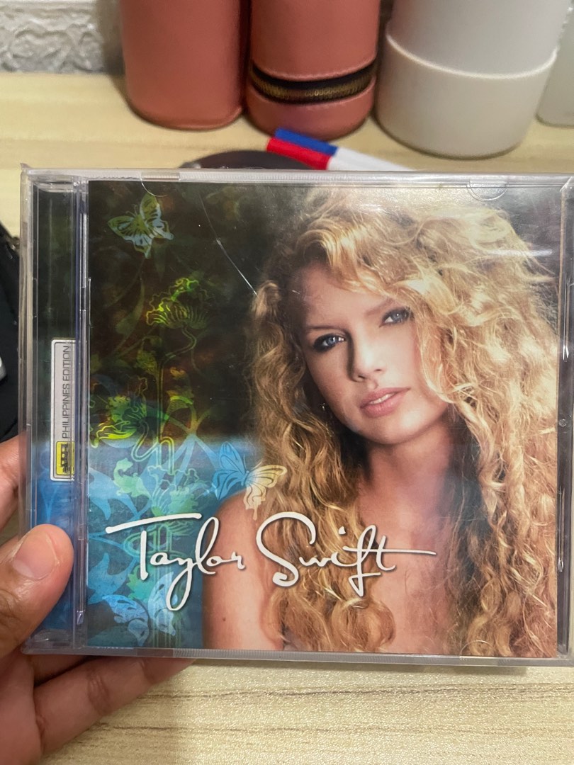 Taylor Swift - Debut Album, Hobbies & Toys, Music & Media, CDs & DVDs ...