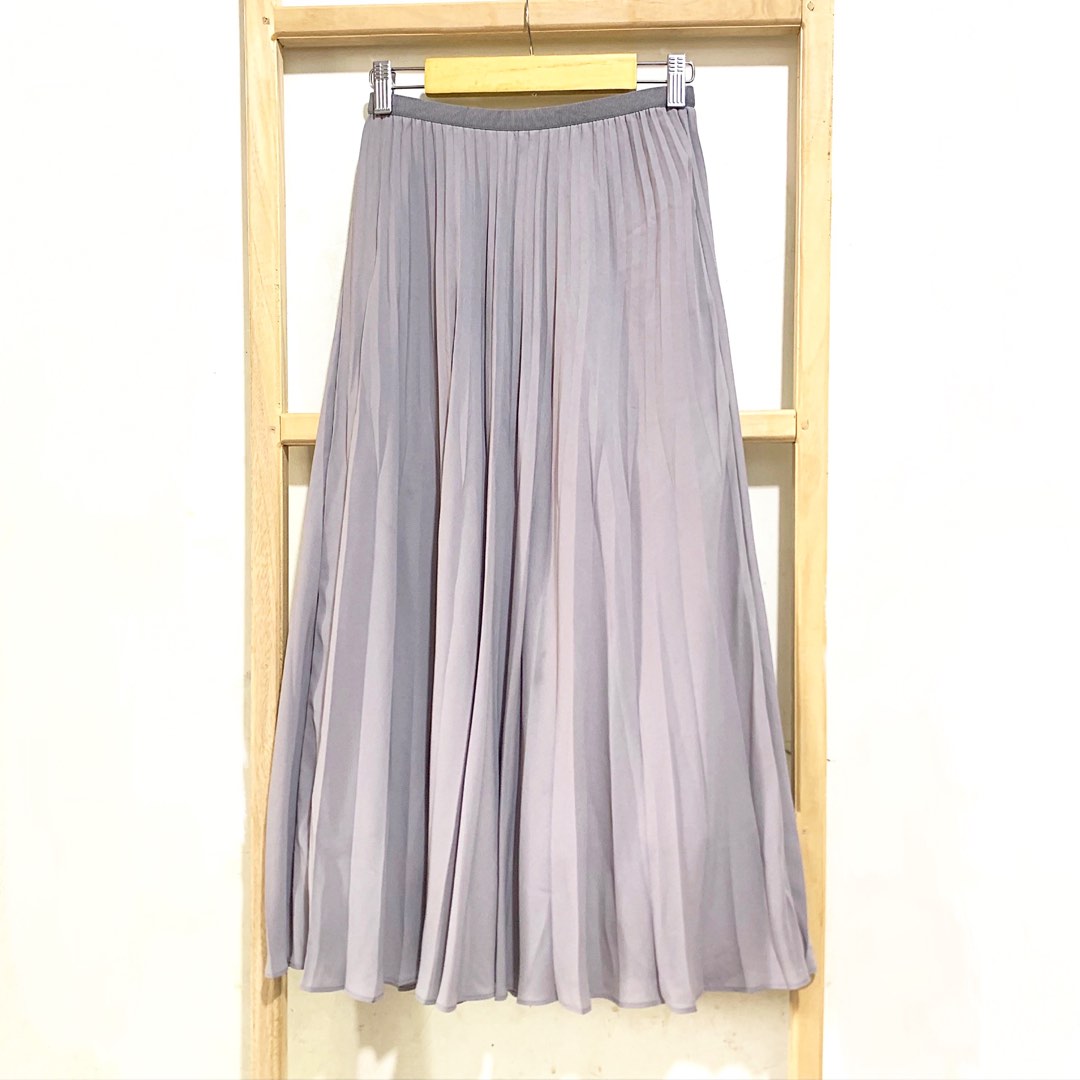 UNIQLO Sifon pleated skirt/ Uniqlo sifon skirt/ Uniqlo pleated skirt ...